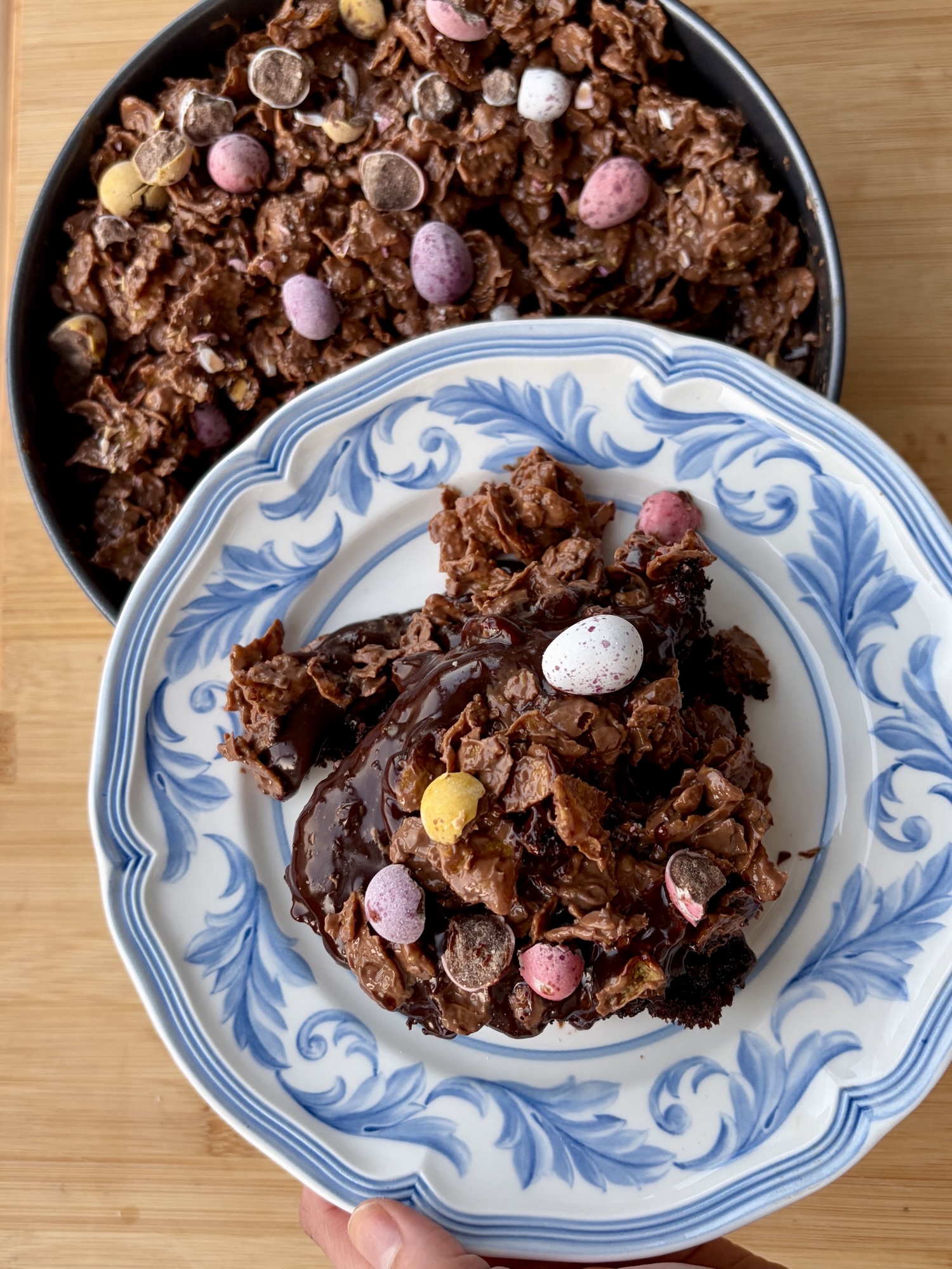 Viral Mini Egg Cornflake Cake | samah eats